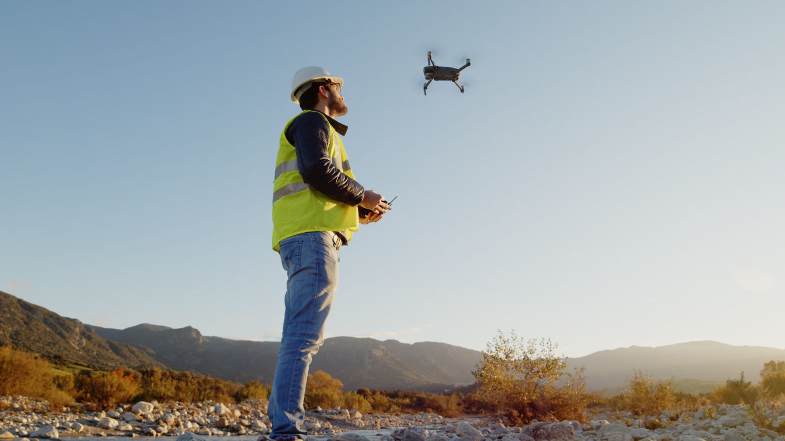 Drone Pilot Careers 2025: Jobs, Salaries, High-Demand Sectors